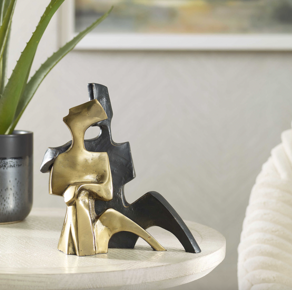 Couple Scultpure – Whiteline Designs